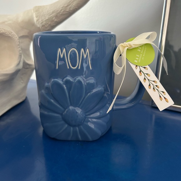 Rae Dunn | Dining | Rae Dunn Mom Blue Raised Daisy Flower Mug | Poshmark